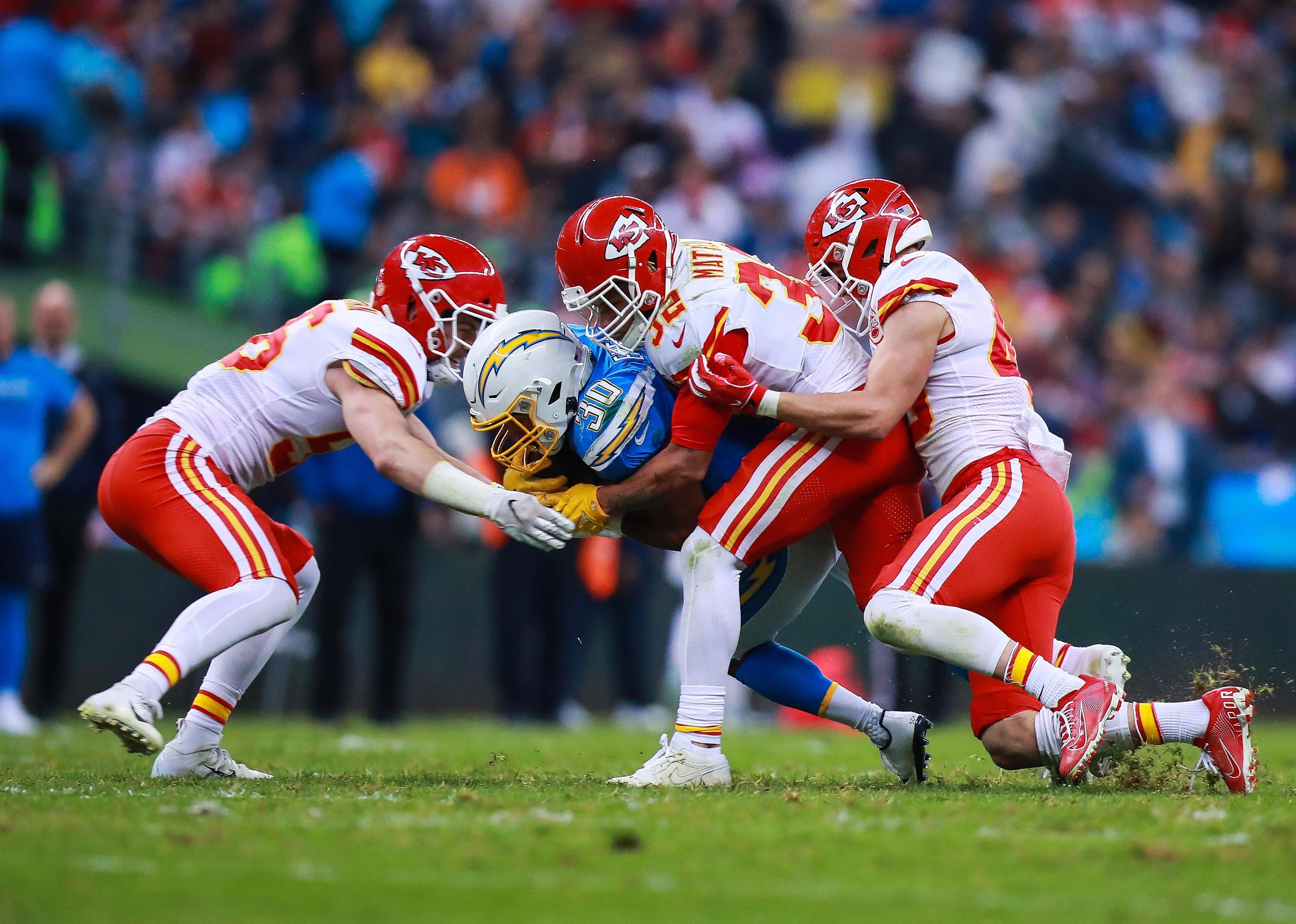 Insiders Predict: NFL Week 17 Winners | Stacker