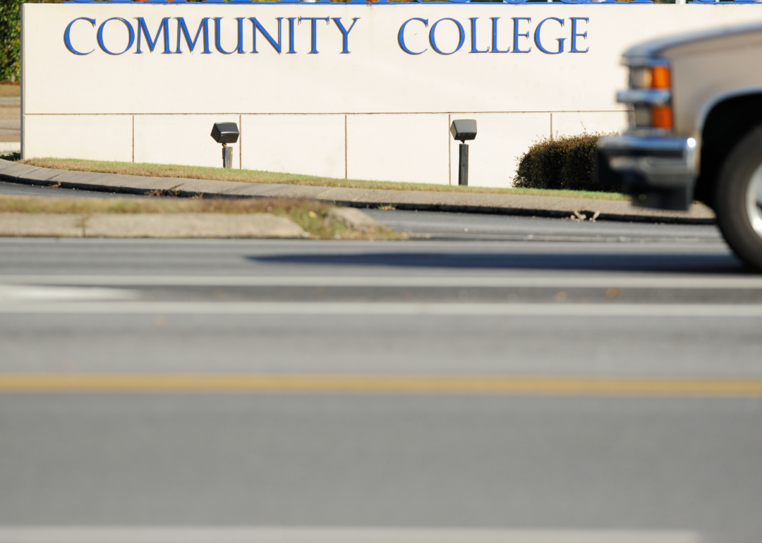 Best Community College in Every State | Stacker