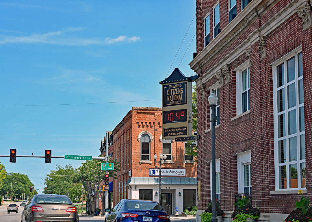 Warmest and Coldest Februaries in Lyon County, Kansas History | Stacker