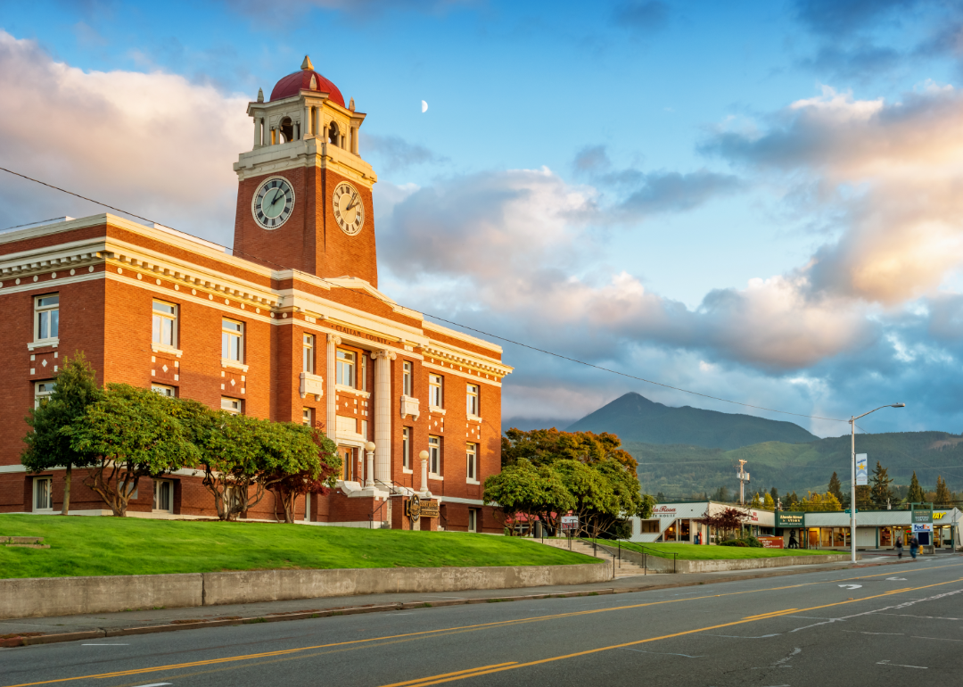 Warmest and Coldest January in Clallam County, Washington History | Stacker