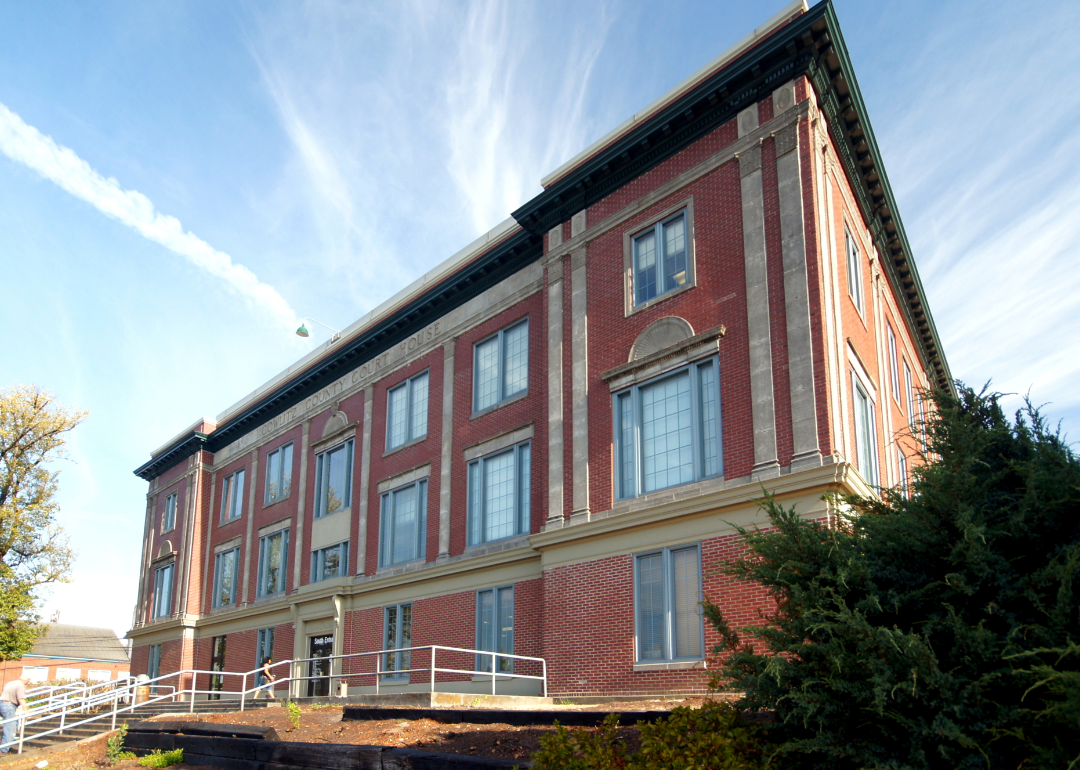 Warmest and Coldest January in Cowlitz County, Washington History | Stacker