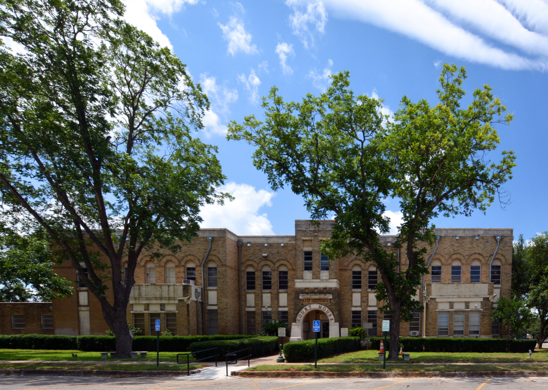 Warmest and Coldest Februaries in Frio County, Texas History | Stacker