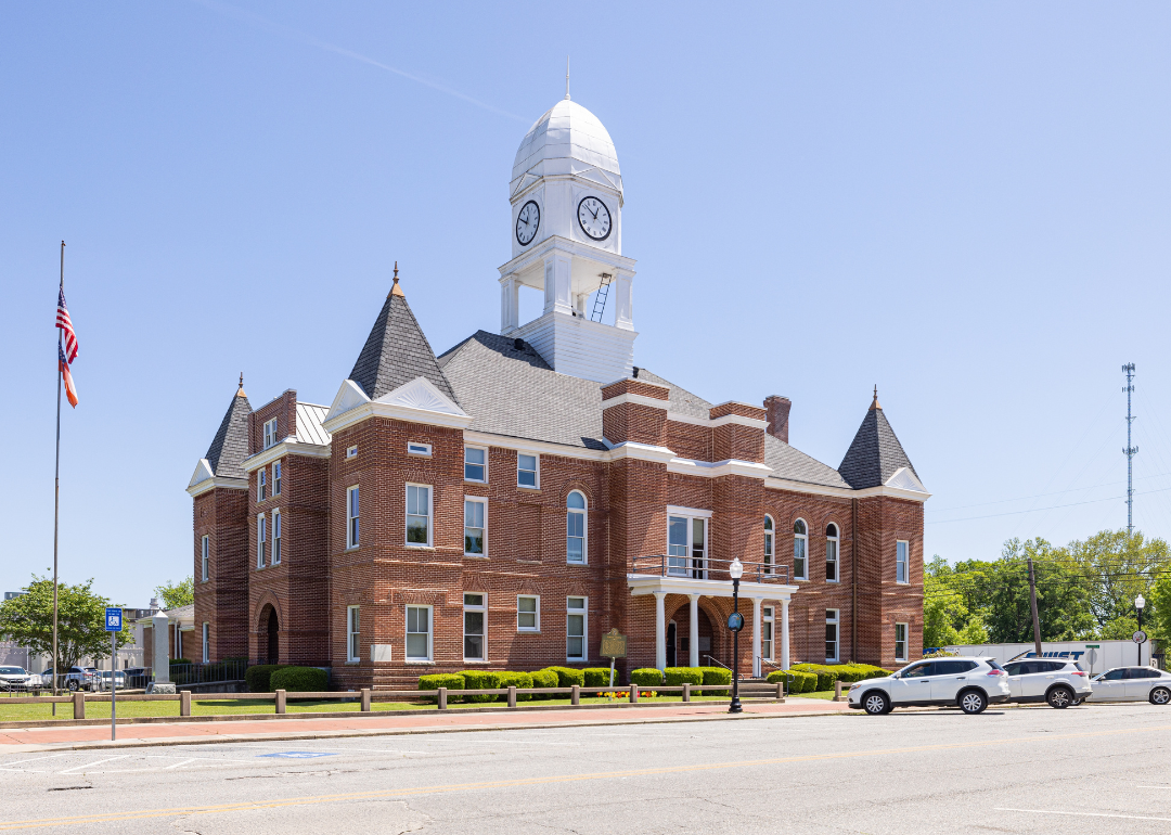 Warmest and Coldest Februaries in Macon County, Georgia History | Stacker