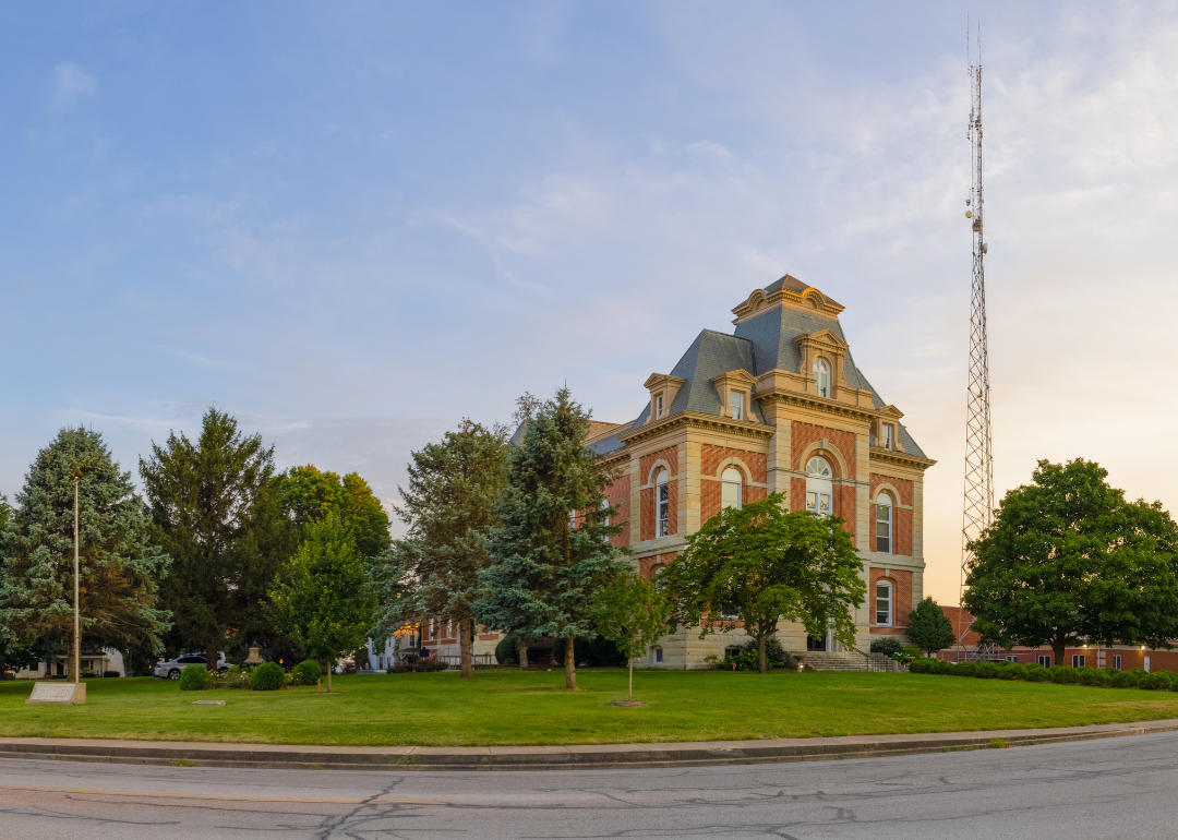 Warmest and Coldest Februaries in Benton County, Indiana History | Stacker