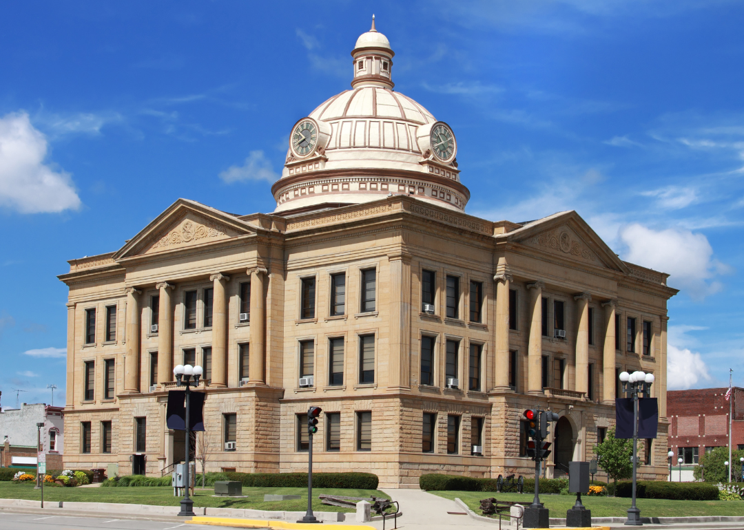 Warmest and Coldest January in Logan County, Illinois History | Stacker