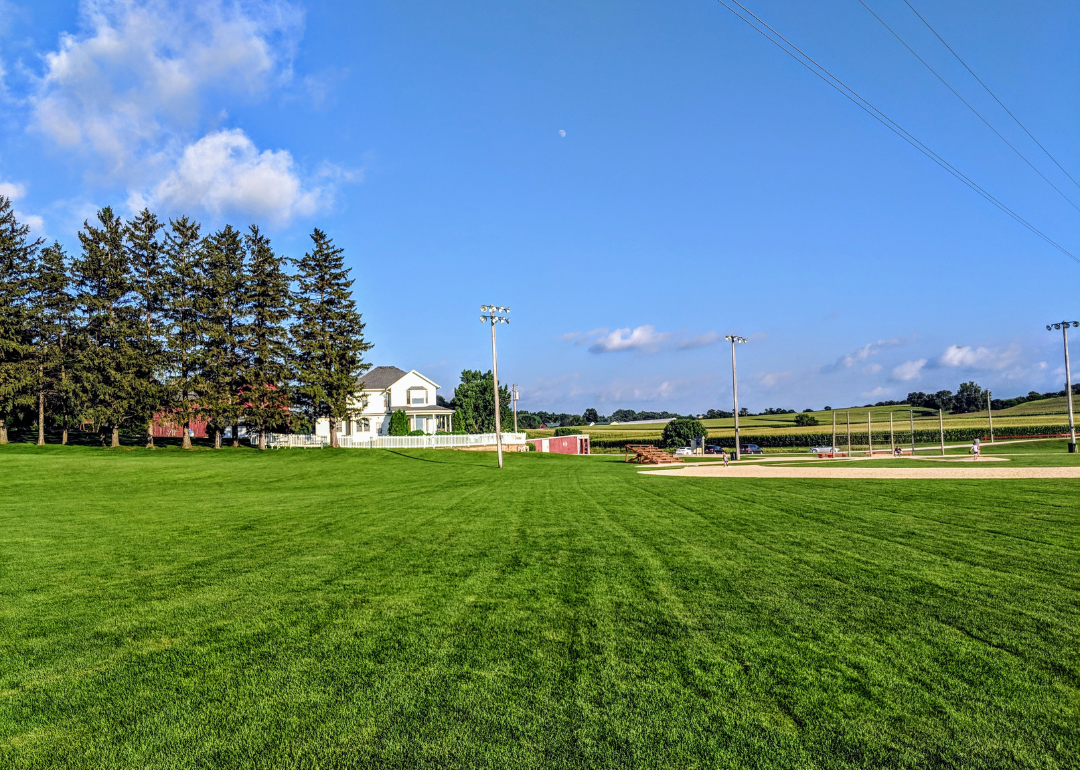 Warmest and Coldest January in Delaware County, Iowa History | Stacker