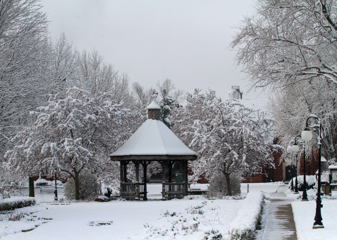 Warmest Decembers in Warren County, Iowa History | Stacker