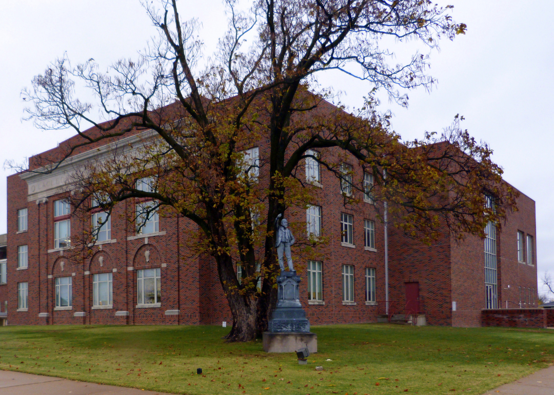 Warmest and Coldest January in Lafayette County, Missouri History | Stacker