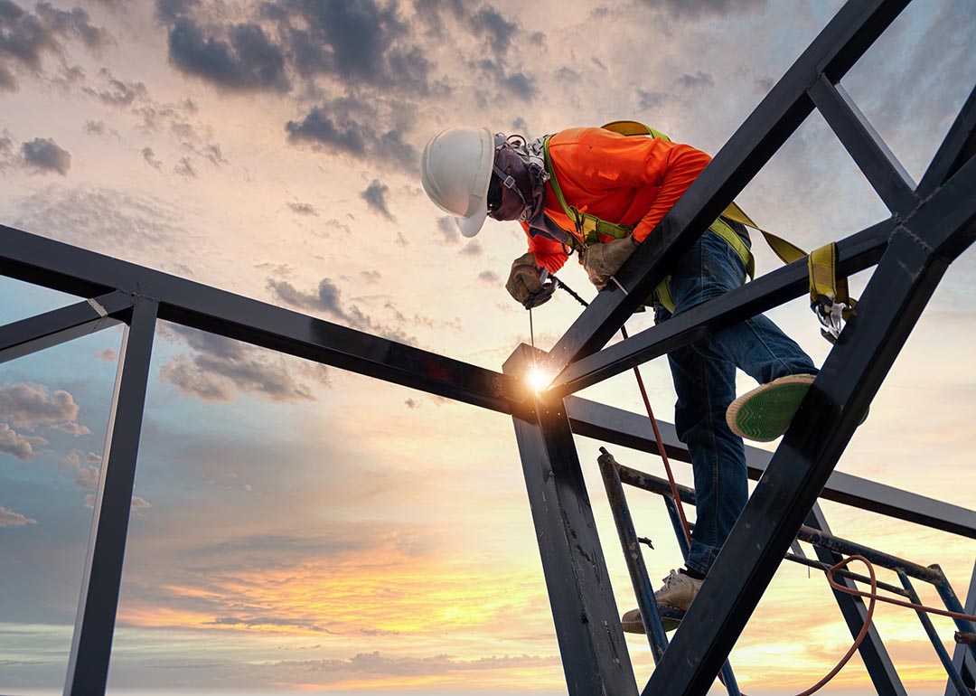 How do you maintain a welder? | Stacker